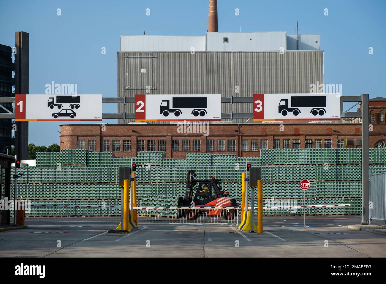 Factory entrance signs gate hi-res stock photography and images - Alamy