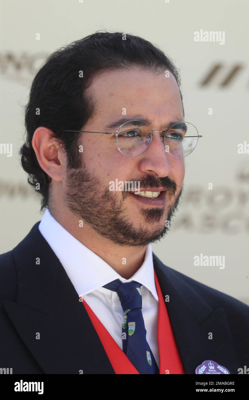 Sheikh khalid bin hamad al khalifa hi-res stock photography and images ...