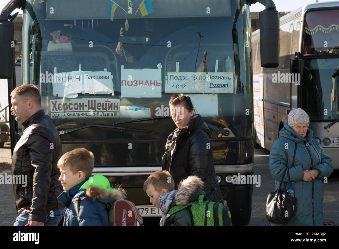 13.04.2022, Ukraine, Oblast, Lviv - Ukrainian war refugees wait at the ...