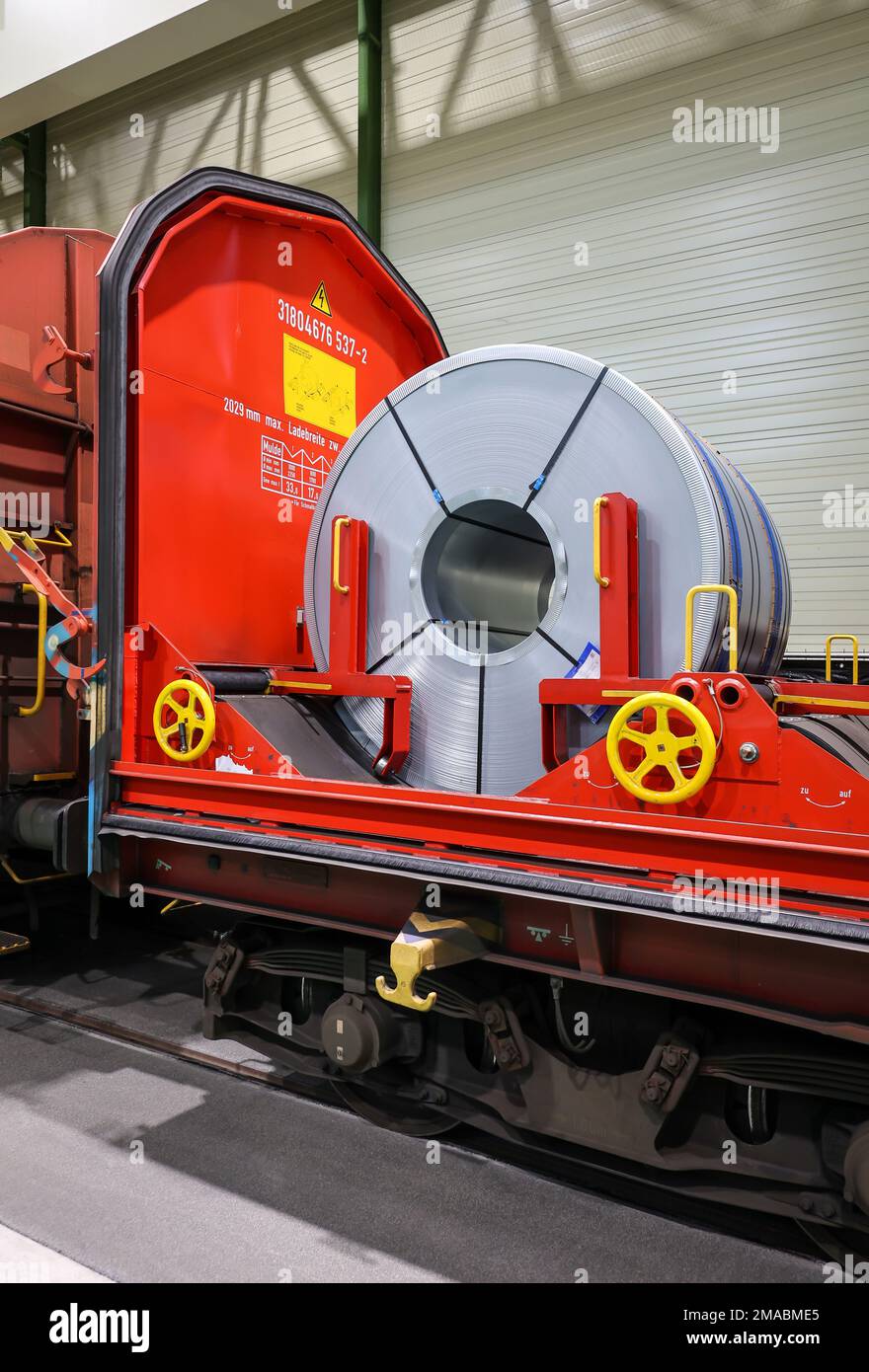 Coil steel railroad cars hi-res stock photography and images - Alamy