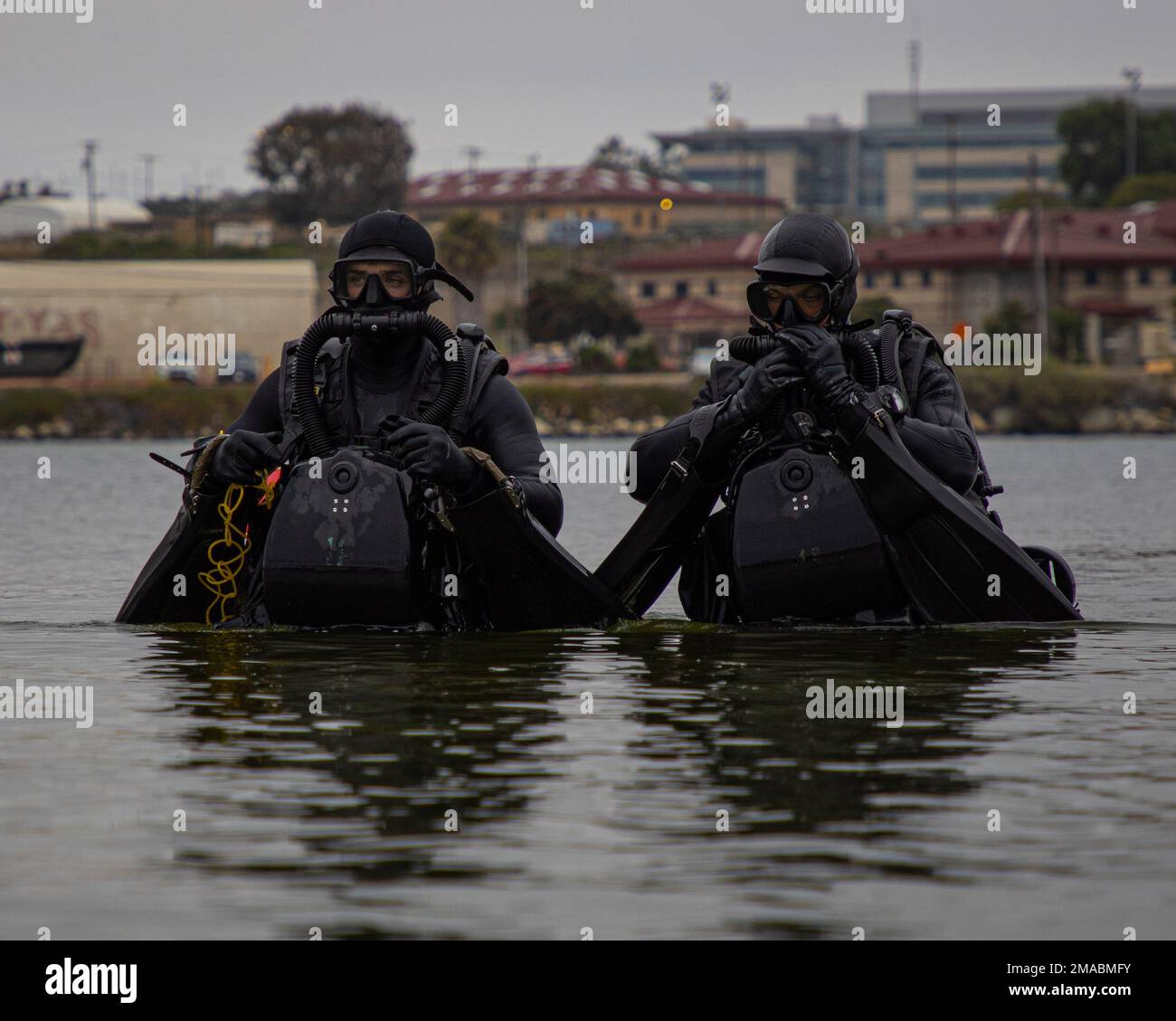 U.S. Marines with 1st Reconnaissance Battalion, Alpha Company, 13th ...