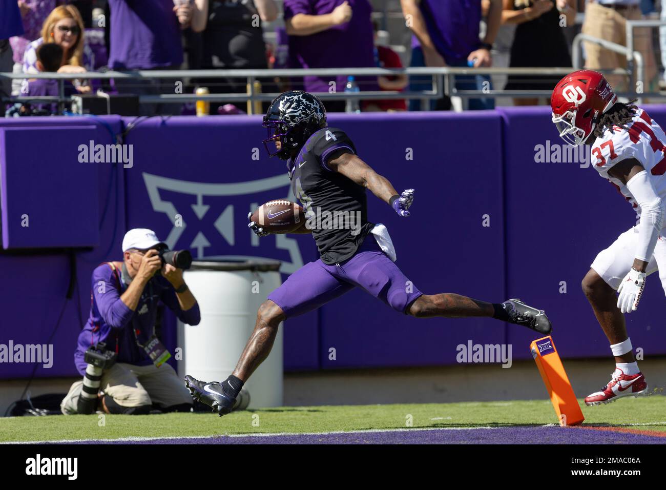TCU wide receiver Taye Barber (4) scores a touchdown as Oklahoma ...