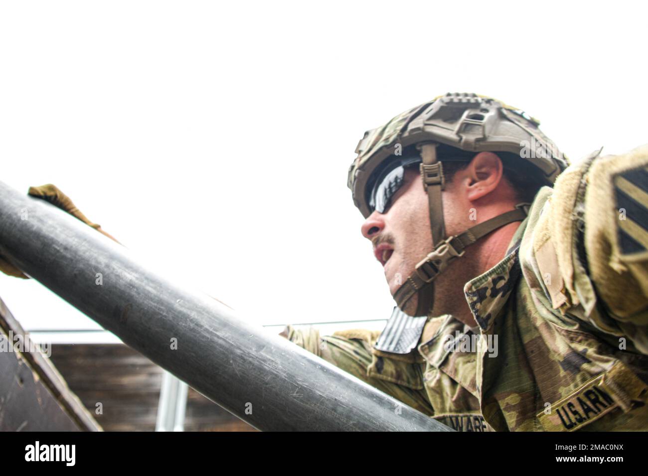 U.S. Soldiers assigned to the 10th Brigade Engineer Battalion, 1st ...