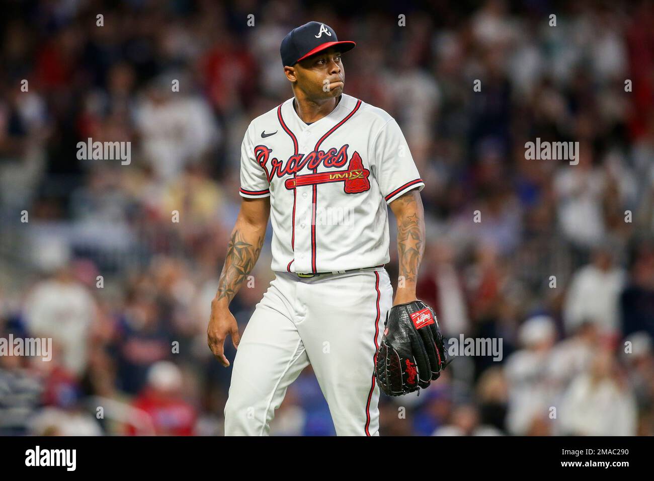 Atlanta Braves relief pitcher Raisel Iglesias (26) in the eighth inning ...