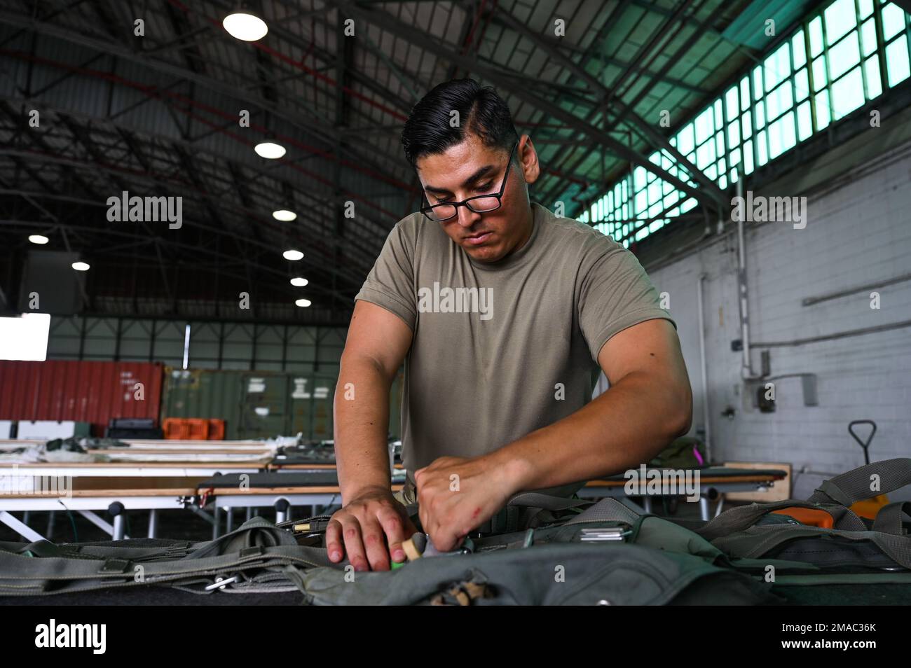 A U.S. Army Reserves soldier assigned to the 346th Theater Aerial ...
