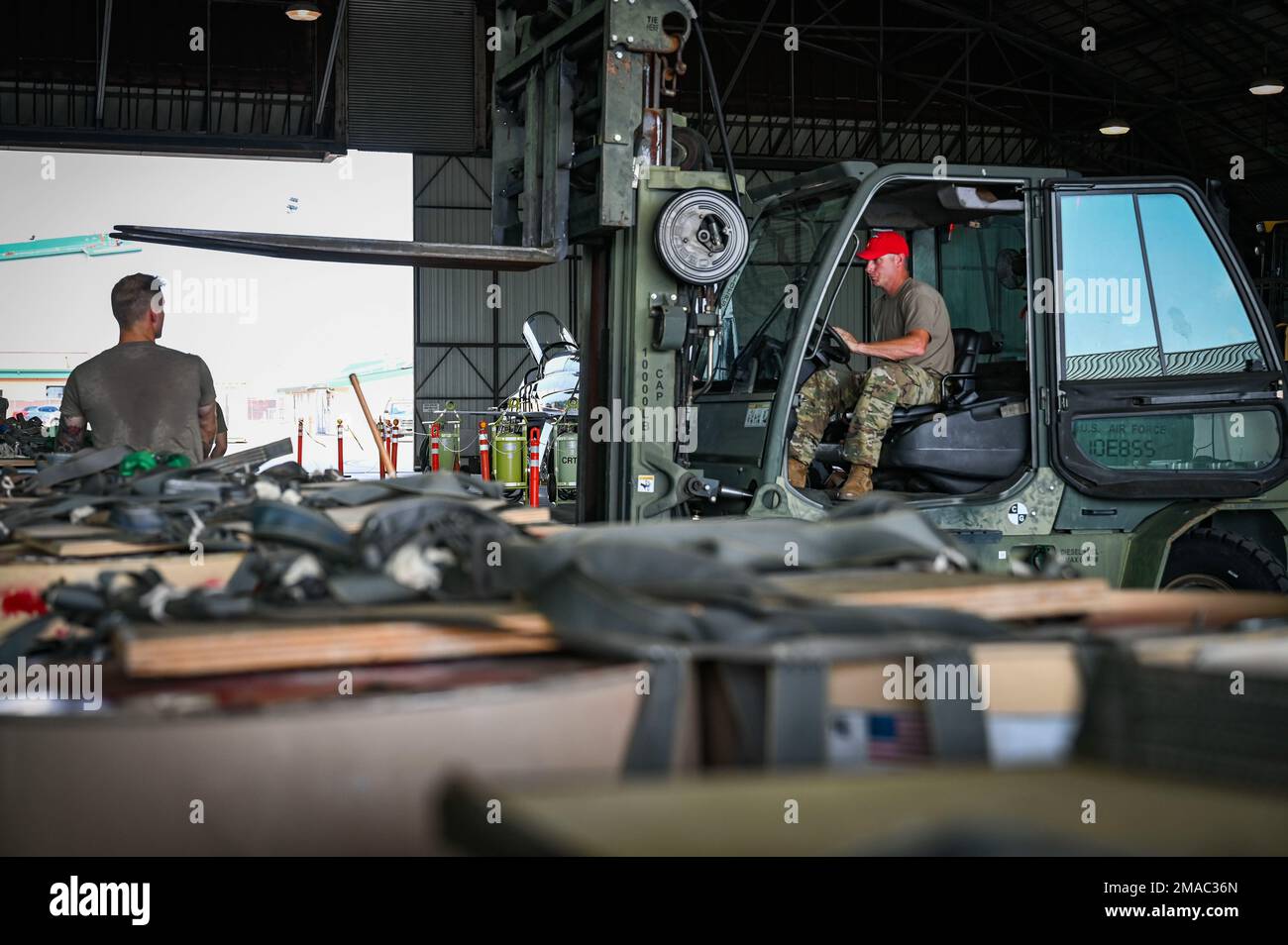 U.S. Army Reserves soldiers assigned to the 346th Theater Aerial ...