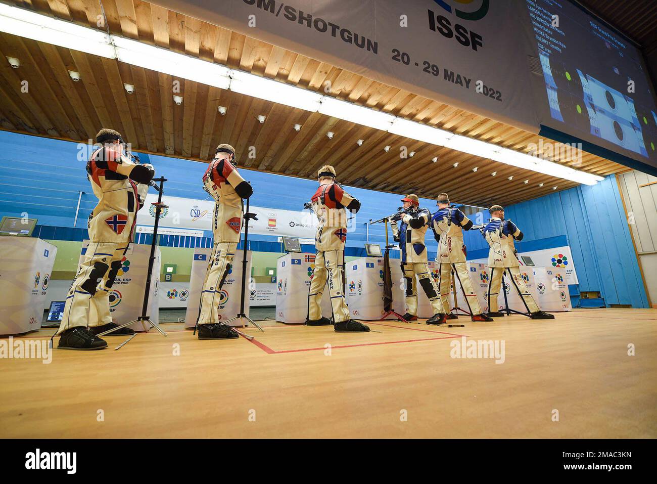 Sergeants Brandon Muske, Tim Sherry and Ivan Roe (right) win the Silver ...