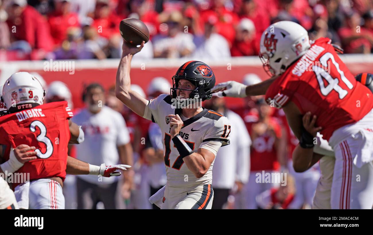 Oregon State quarterback Ben Gulbranson (17) throws against Utah during ...