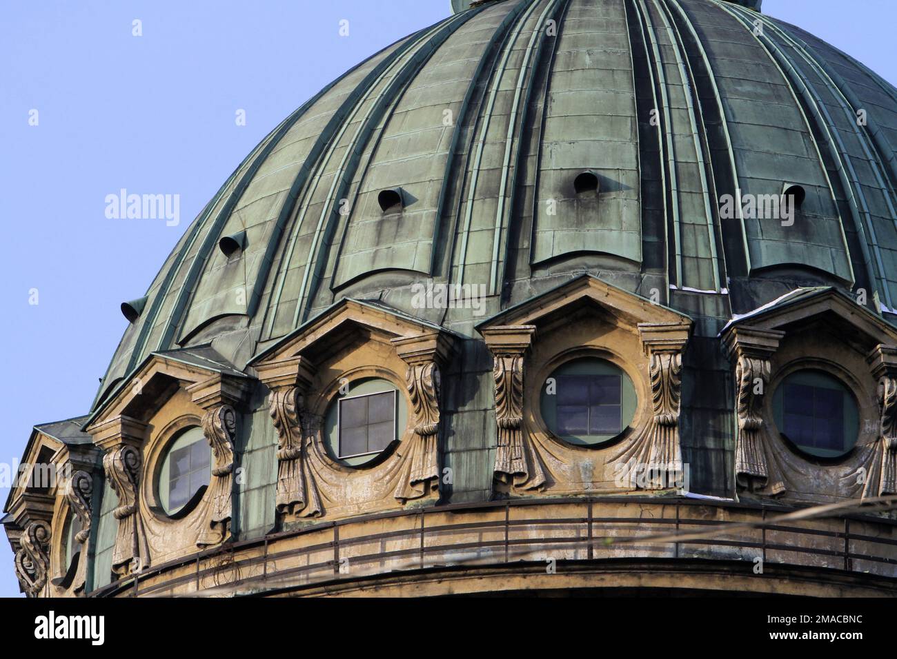 Coupole en verre hi-res stock photography and images - Alamy