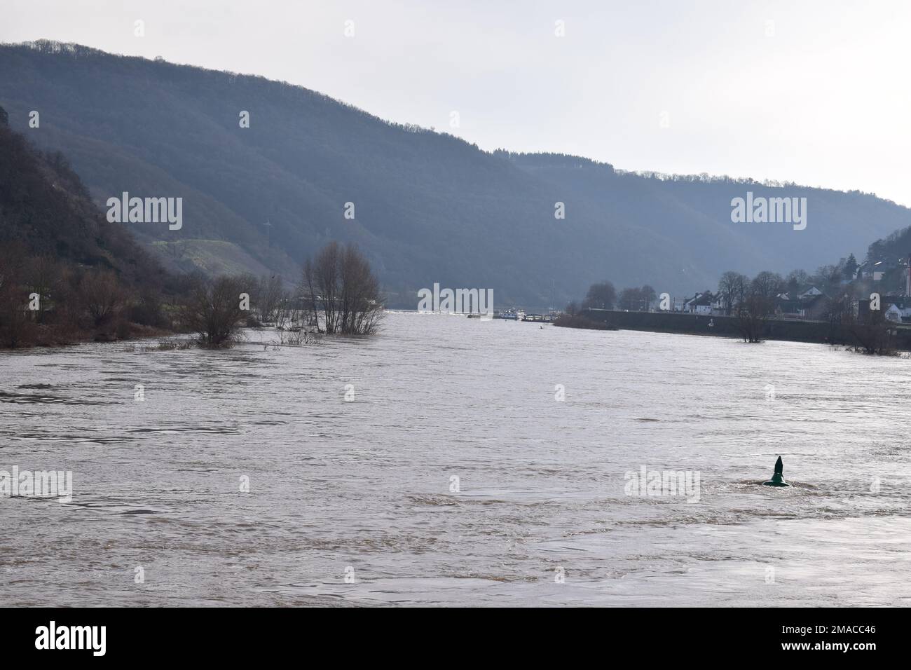 Mosel flood at river lock Lehmen, lower side Stock Photo - Alamy