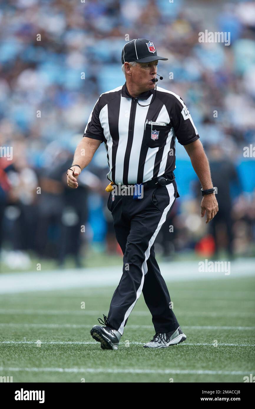 Line judge Jeff Seeman (45) during an NFL football game between the New ...