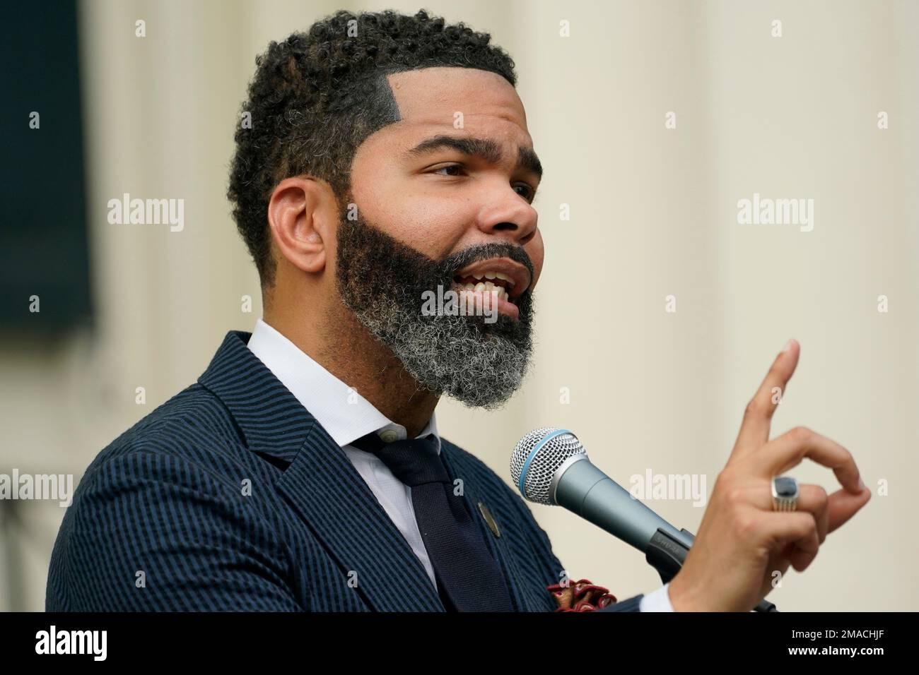 Mayor chokwe antar lumumba hi-res stock photography and images - Alamy