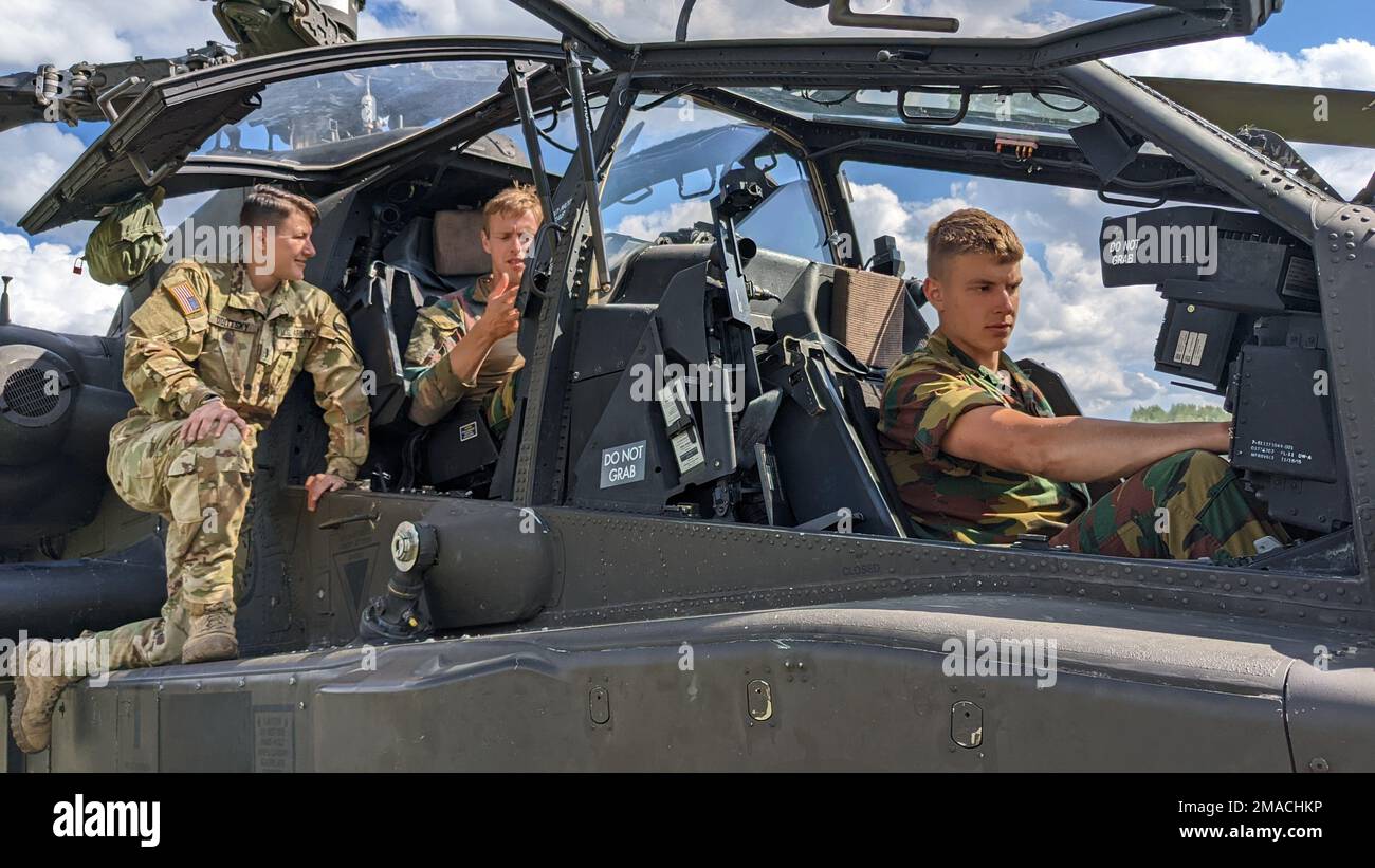 1st Lt. Sarah Dolitsky of Bravo Troop, 7th Squadron, 17th Cavalry ...