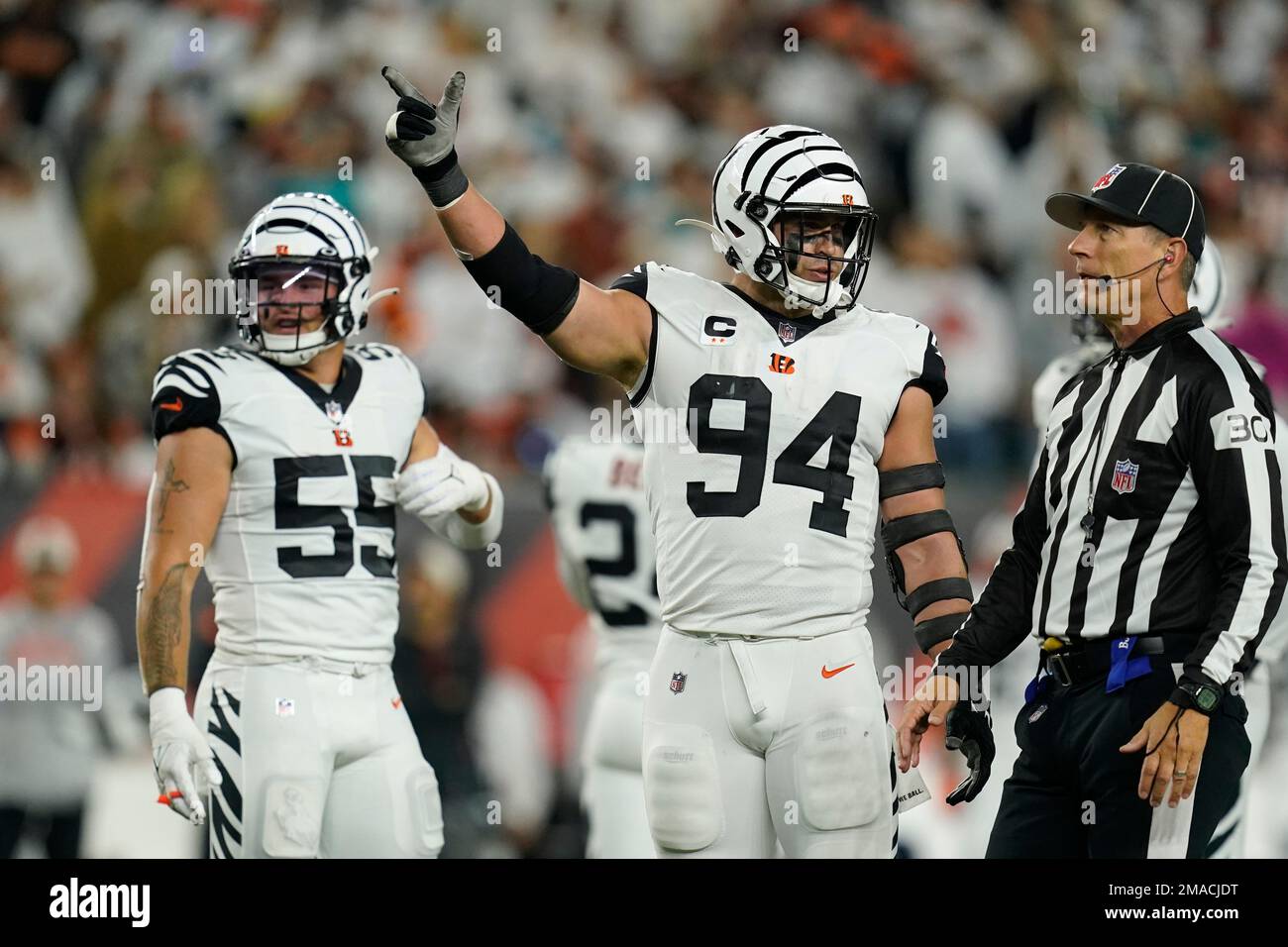 Cincinnati Bengals' Sam Hubbard (94) in action during the first half of ...