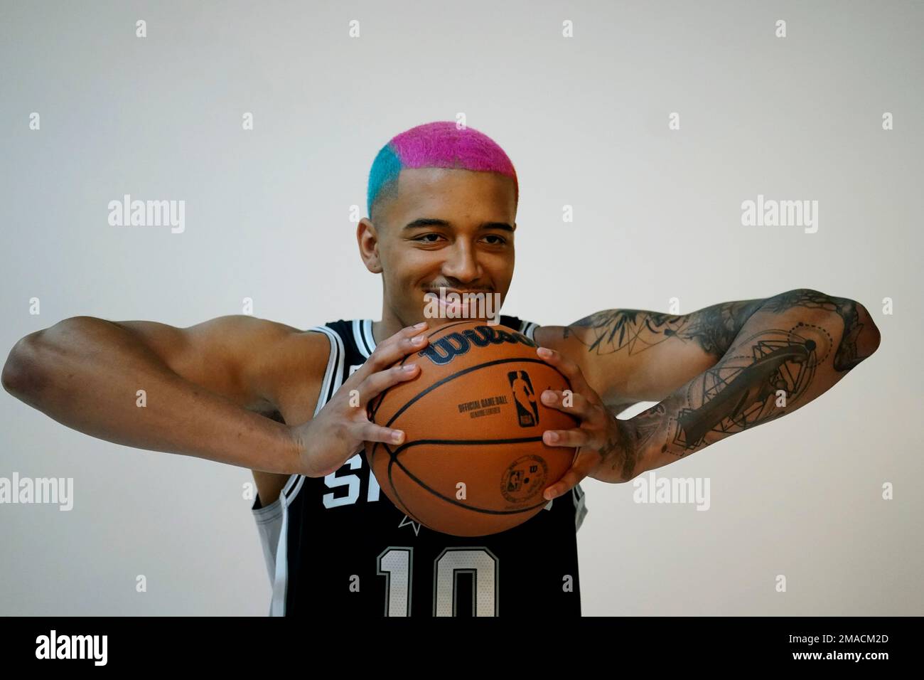 San Antonio Spurs forward Jeremy Sochan (10) poses for photos during ...