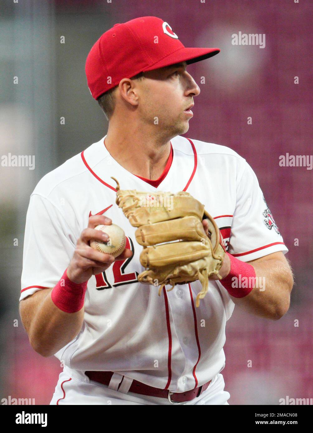 Cincinnati Reds third baseman Spencer Steer (12) plays during a ...