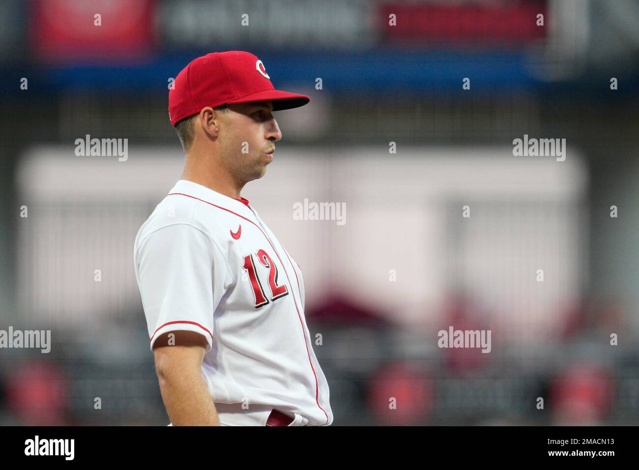 Cincinnati Reds third baseman Spencer Steer (12) plays during a ...