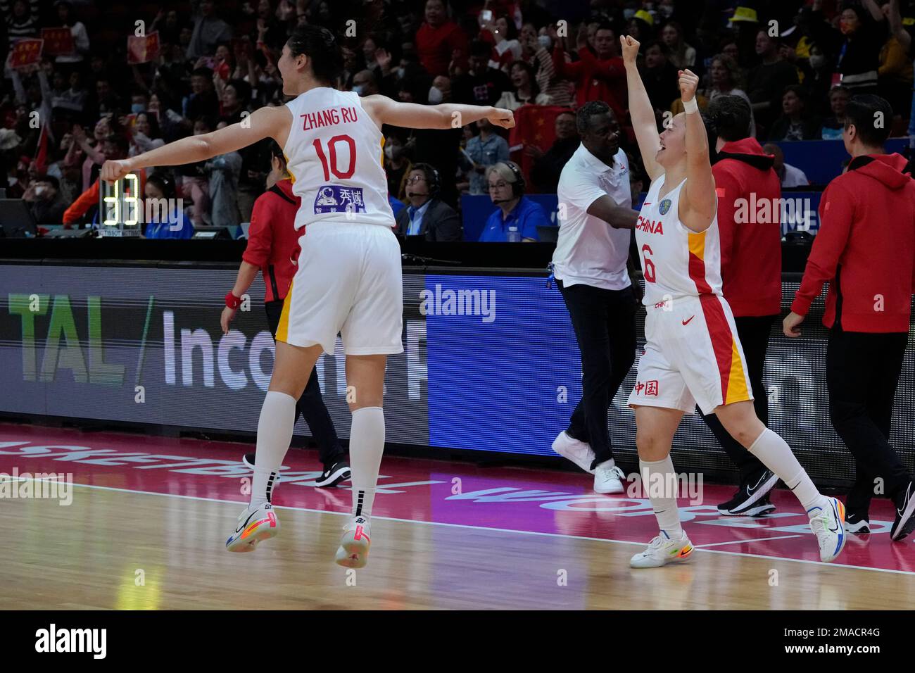 China's Wu Tongtong, right, and teammate Zhang Ru celebrate after ...