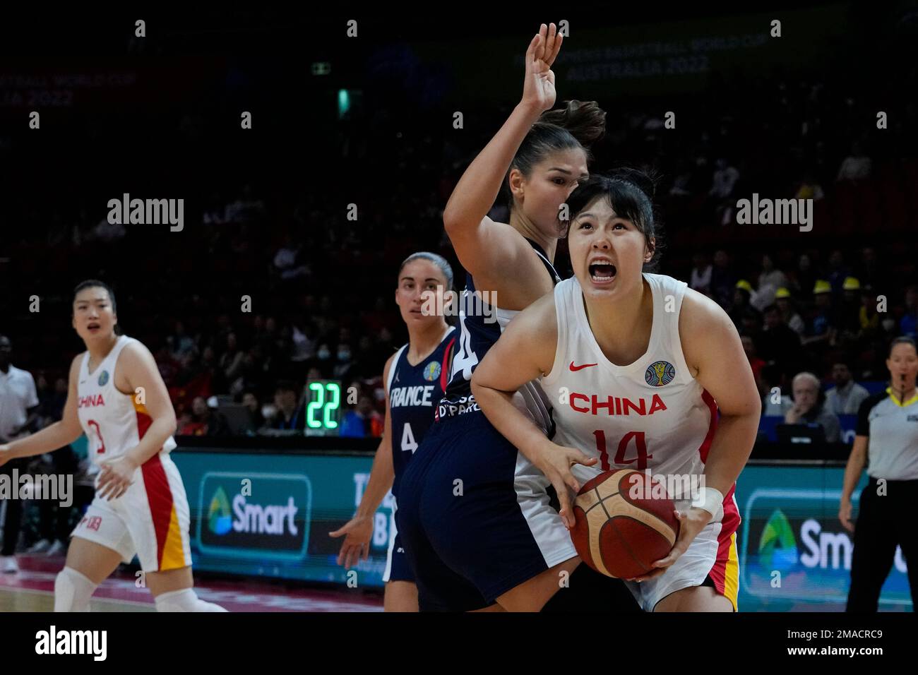 China's Li Yueru gets past France's Ana Tadic during their quarterfinal ...