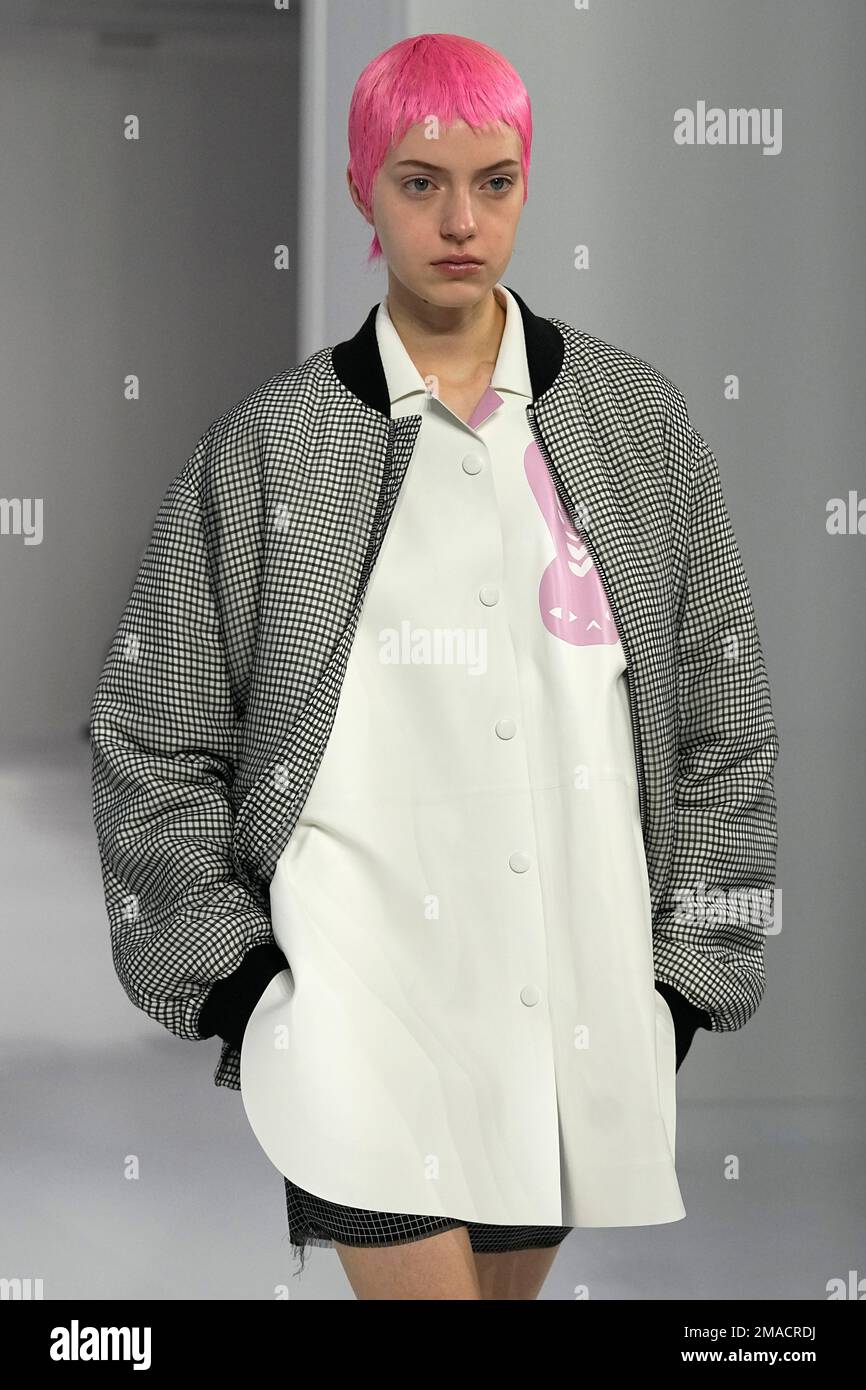 A model wears a creation for Shang Xia ready-to-wear Spring/Summer 2023 ...