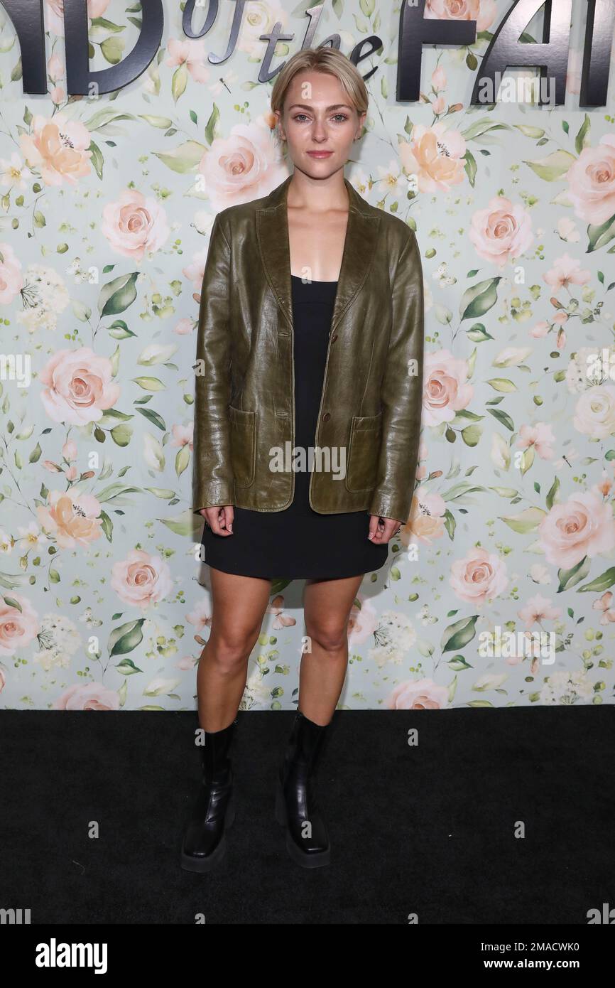 Actor AnnaSophia Robb attends the world premiere of the Peacock limited ...