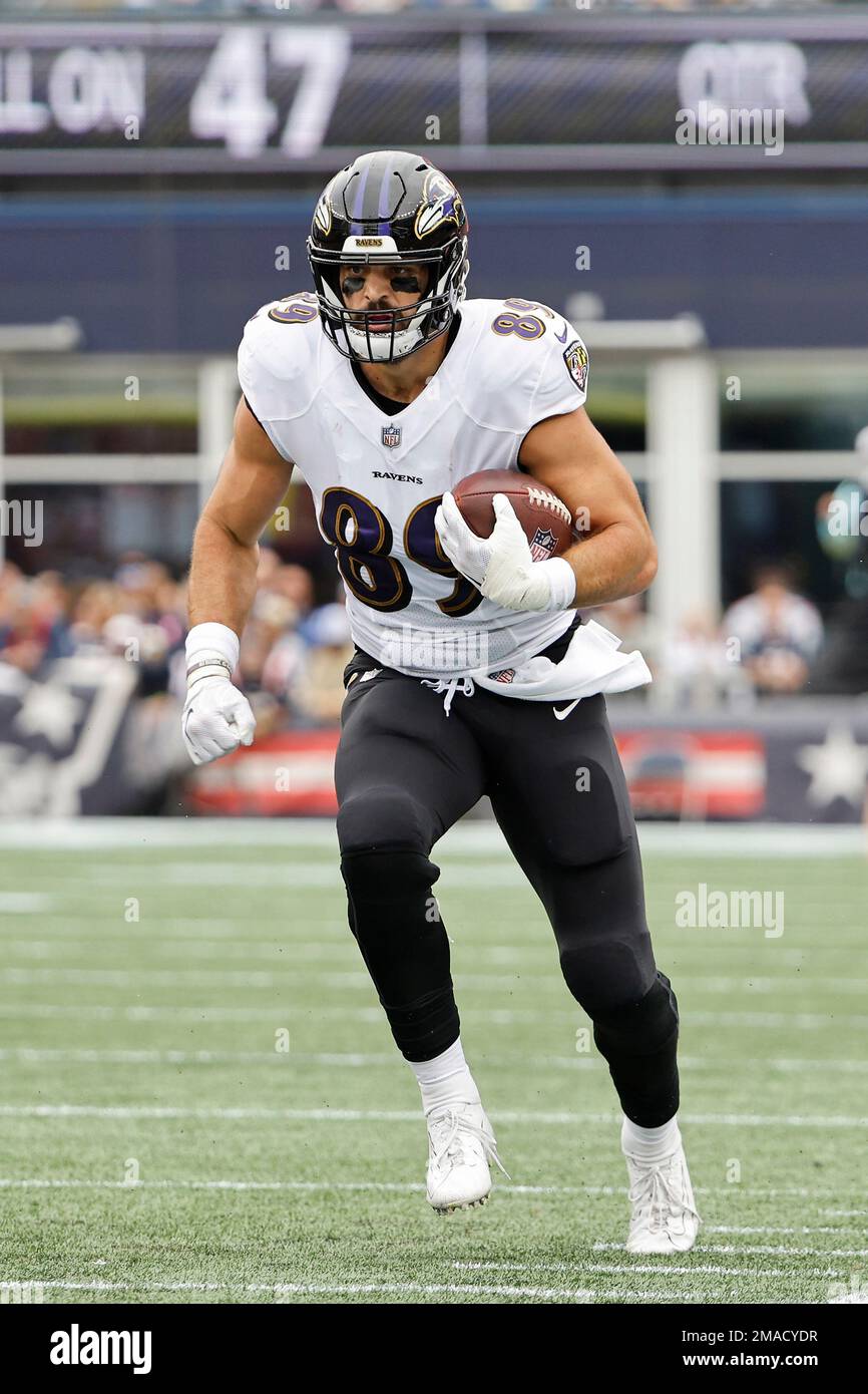 Baltimore Ravens tight end Mark Andrews runs against the New England ...