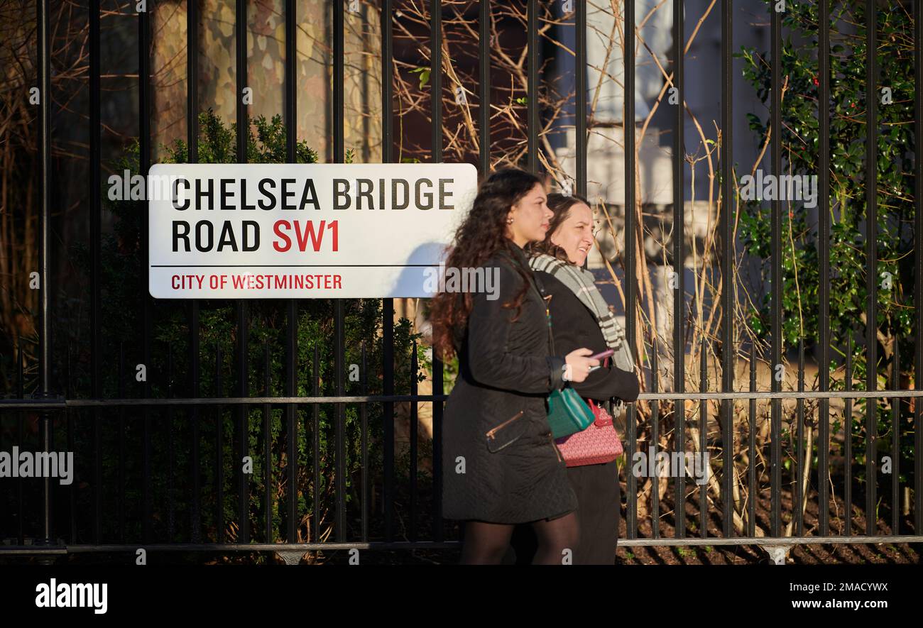Chelsea bridge road hi-res stock photography and images - Alamy