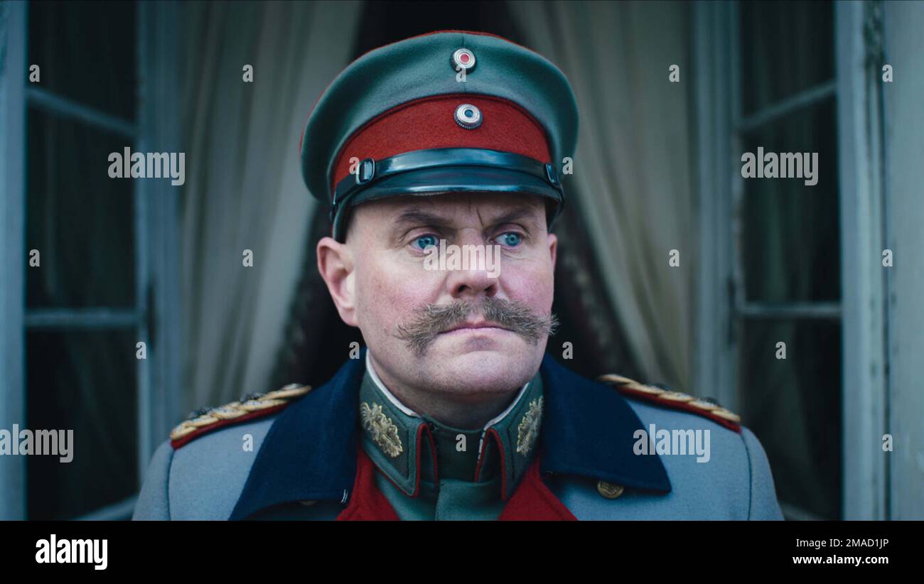 ALL QUIET ON THE WESTERN FRONT (2022) DEVID STREISOW EDWARD BERGER (DIR) NETFLIX/MOVIESTORE ...