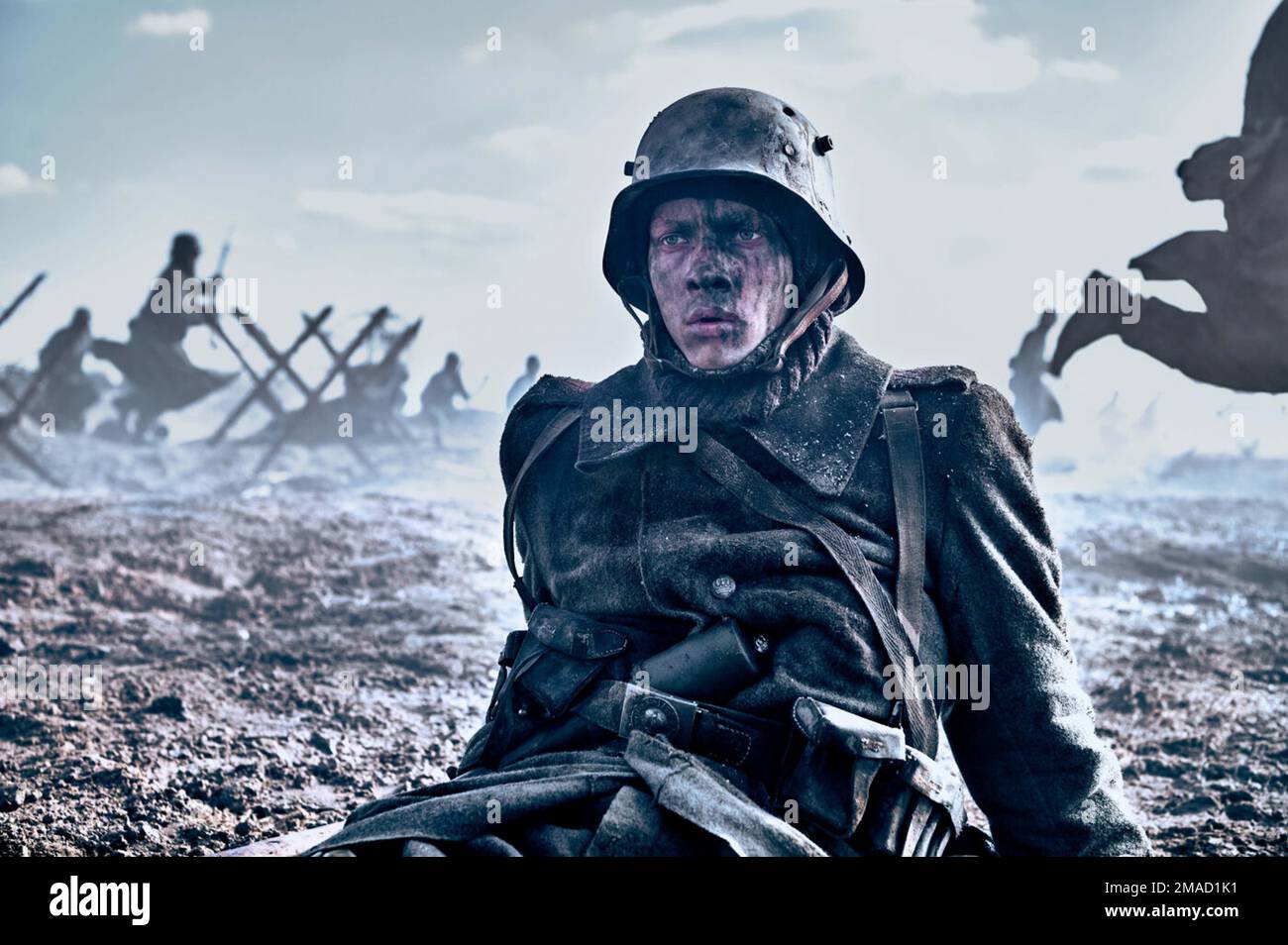 ALL QUIET ON THE WESTERN FRONT (2022) FELIX KAMMERER EDWARD BERGER (DIR) NETFLIX/MOVIESTORE ...