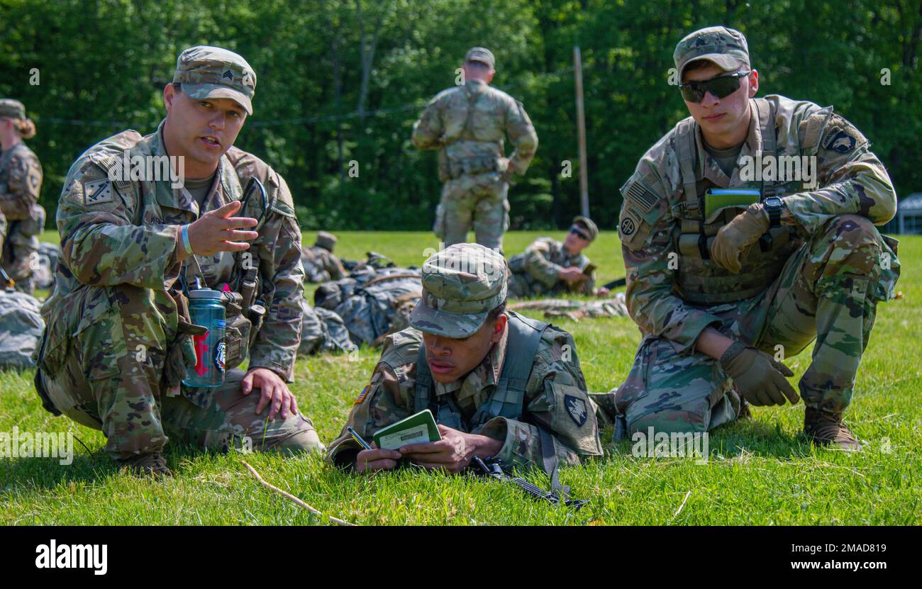 Sgt. Andrew Weinzetl (left) and Sgt. Michael Tinsley (right), an ...
