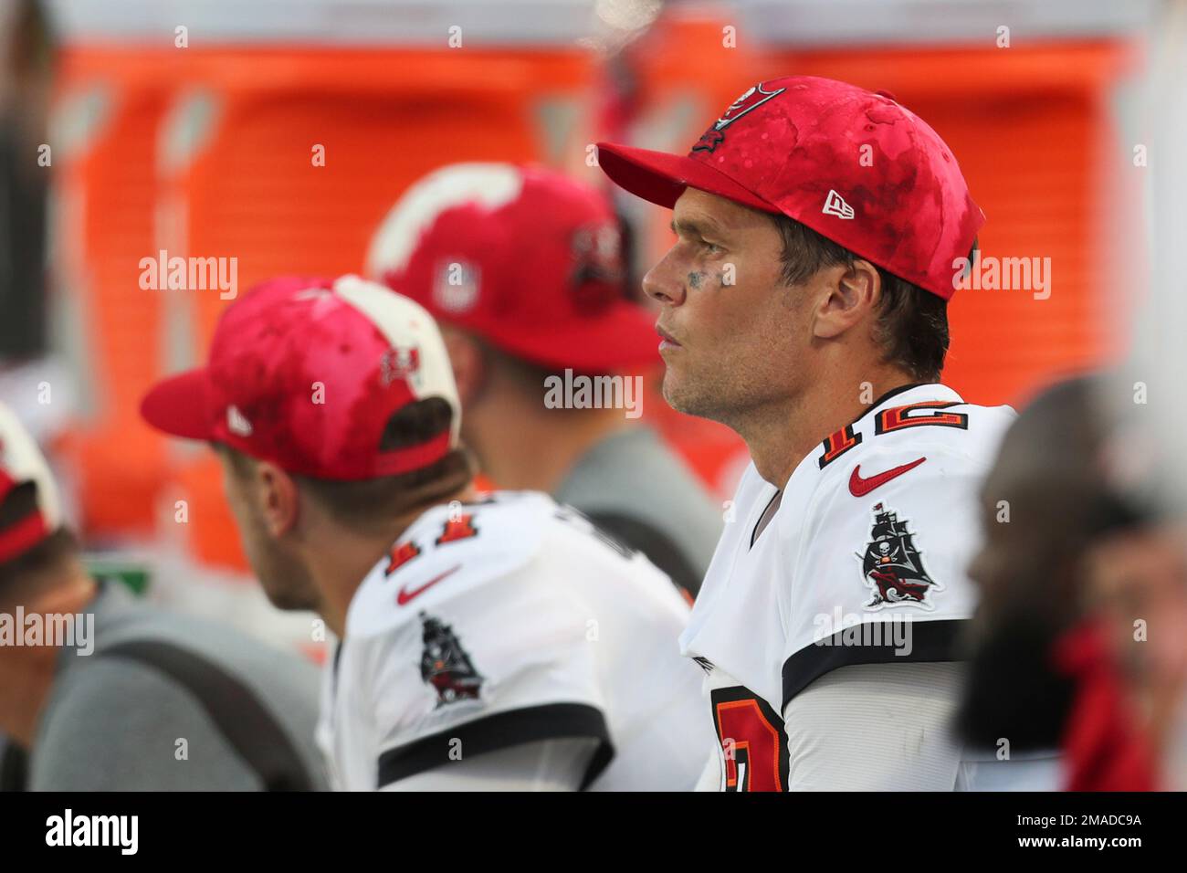Tampa Bay Buccaneers quarterback Tom Brady (12) rests on the bench ...