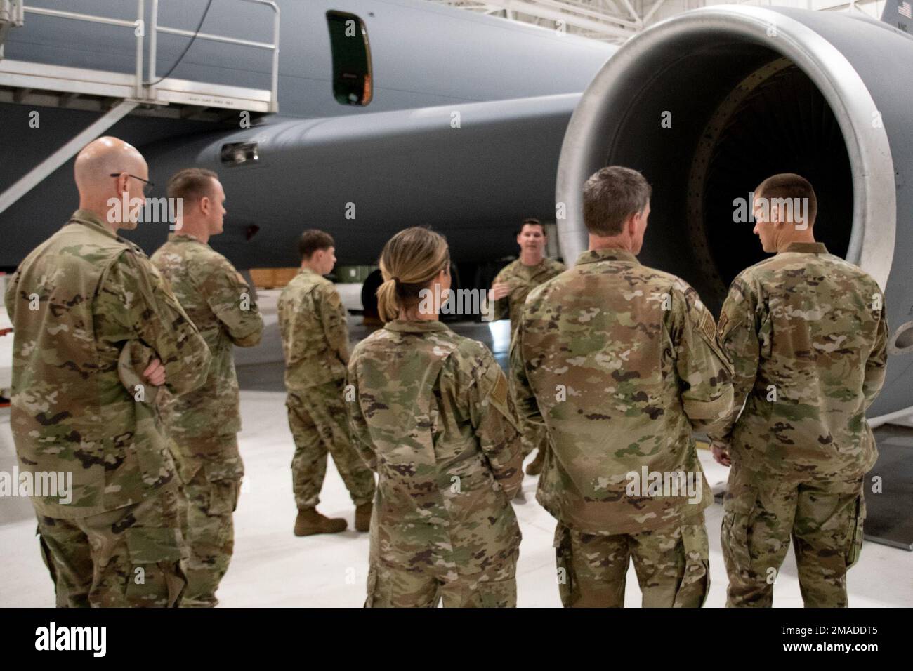 Students from the Top Eye course tour a Kansas Air National Guard KC ...