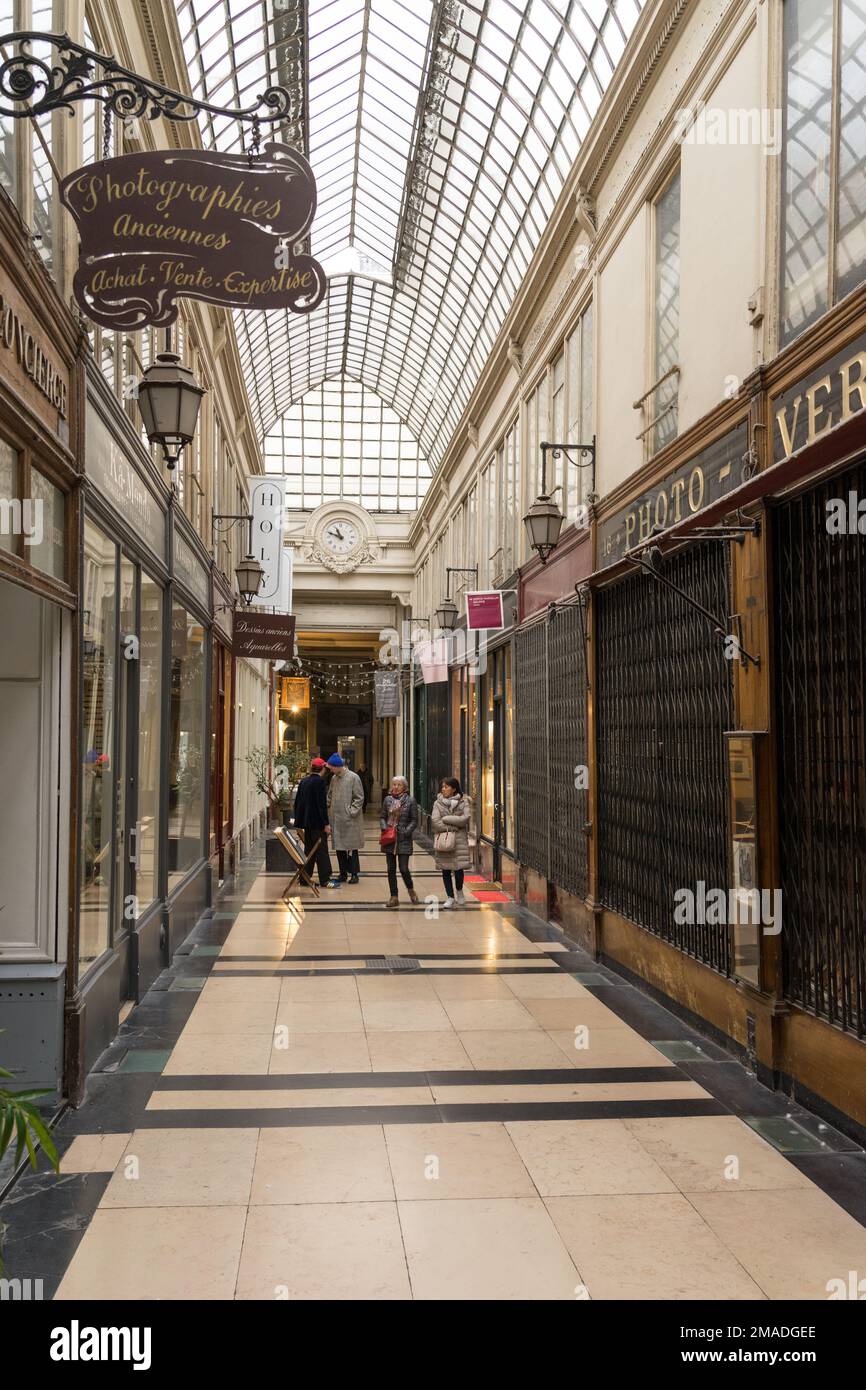 Passage Verdeau Passage Jouffroy Les panoramas Paris Stock Photo - Alamy