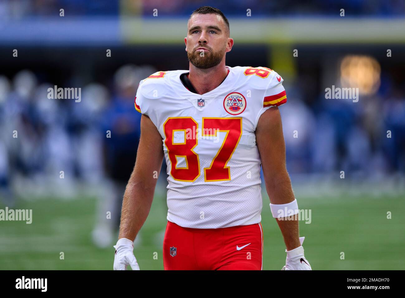 Kansas City Chiefs tight end Travis Kelce (87) warms up on the field ...