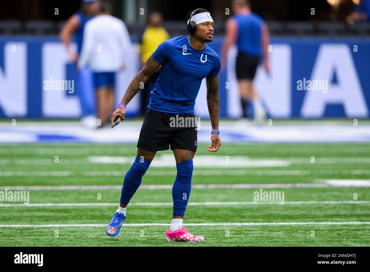 Indianapolis Colts cornerback Isaiah Rodgers (34) warms up on the field ...
