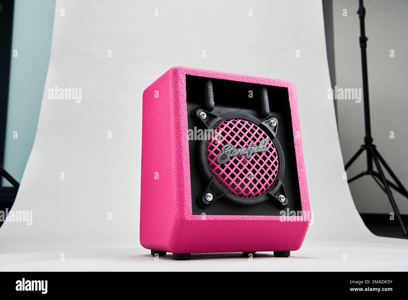 Tiny bass amplifier hi-res stock photography and images - Alamy