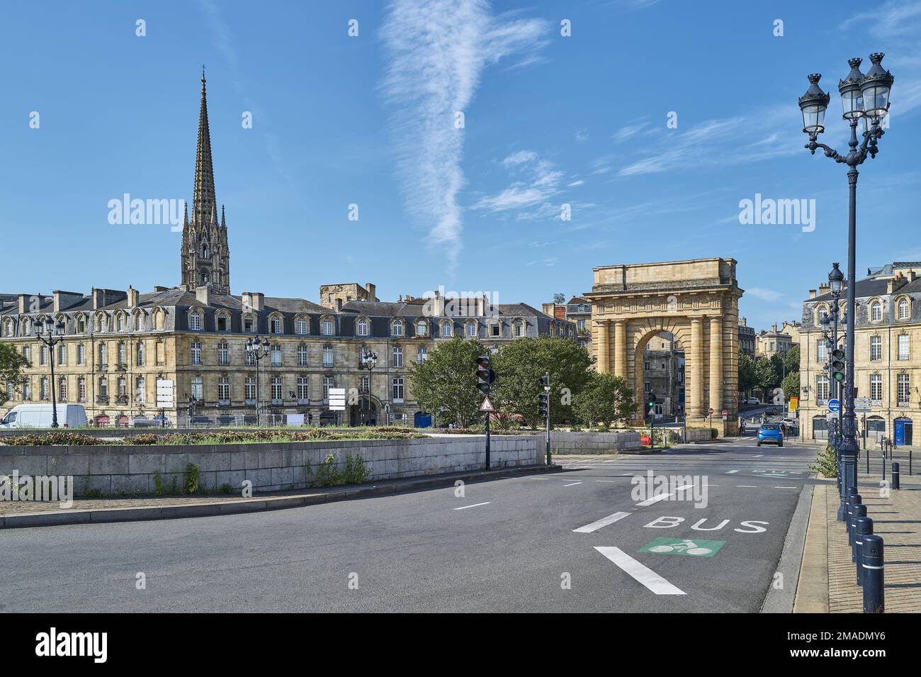 France, Boudeaux, view of the Burgundy Gate ( Porte de Bourgogne Stock ...