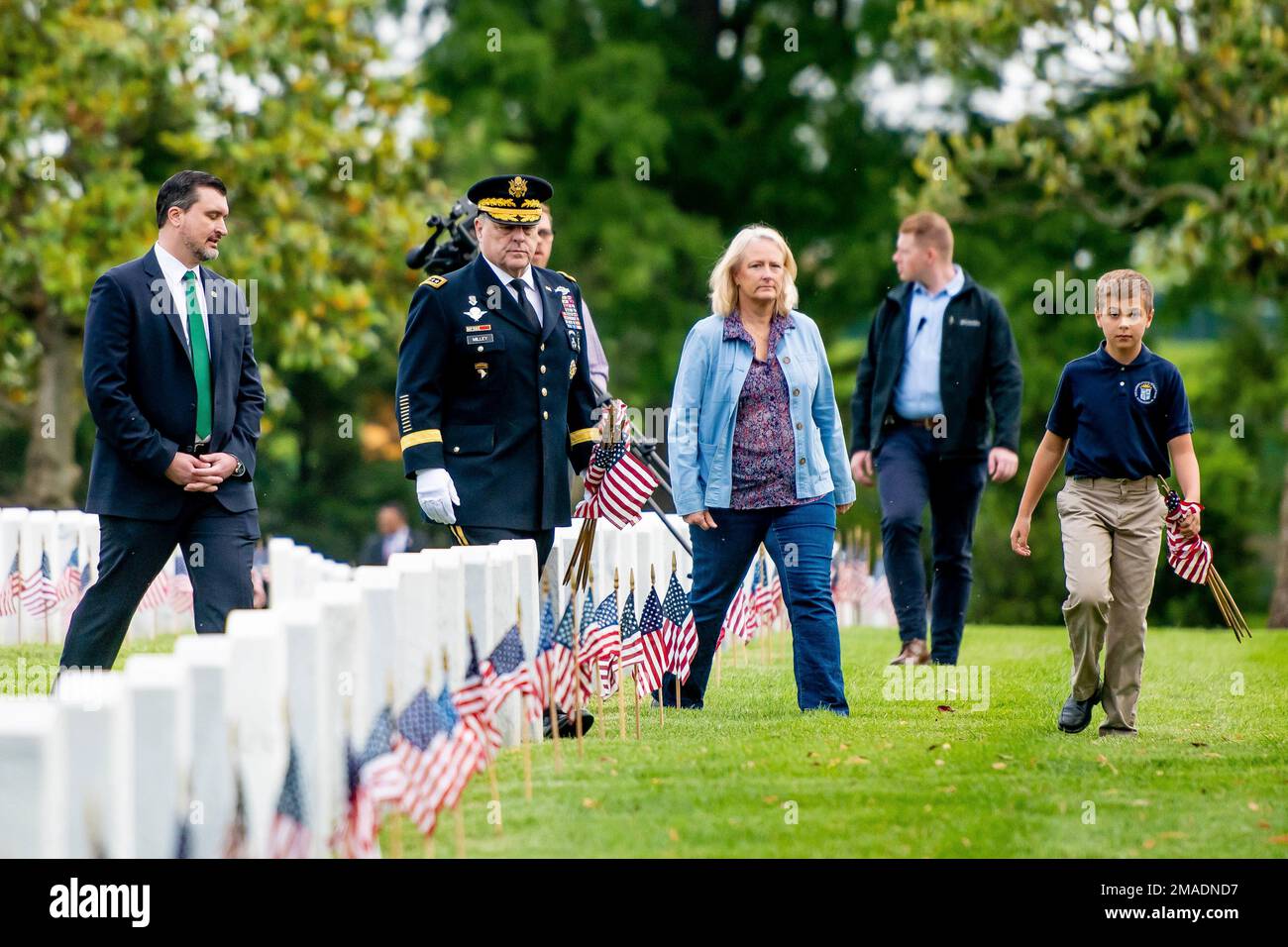 Soldiers from the 3d U.S. Infantry Regiment (The Old Guard) participate ...