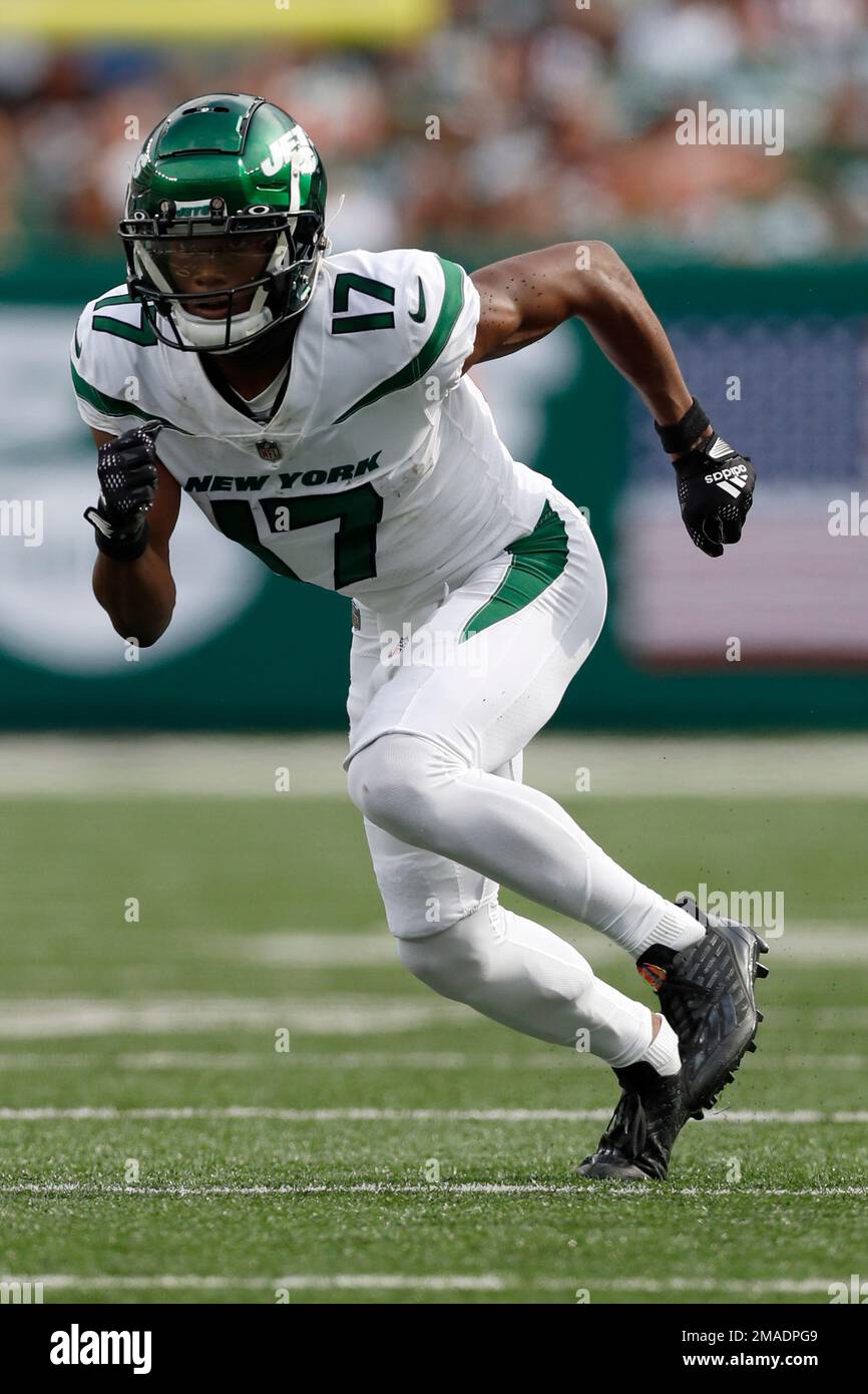 New York Jets wide receiver Garrett Wilson (17) runs a route during an ...