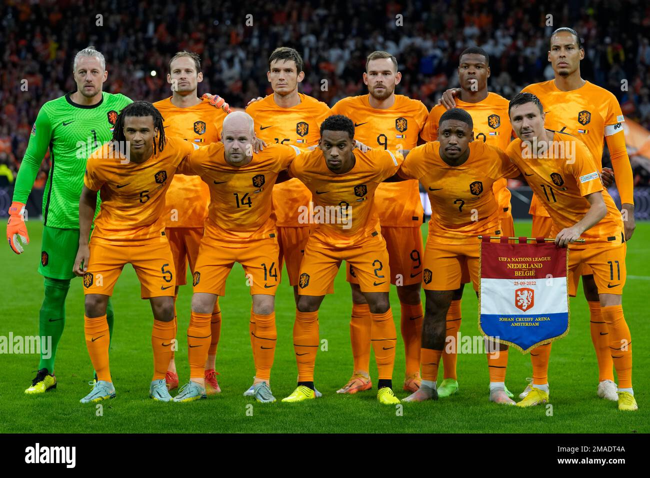Netherlands' goalkeeper Remko Pasveer, Daley Blind, Marten de Roon ...