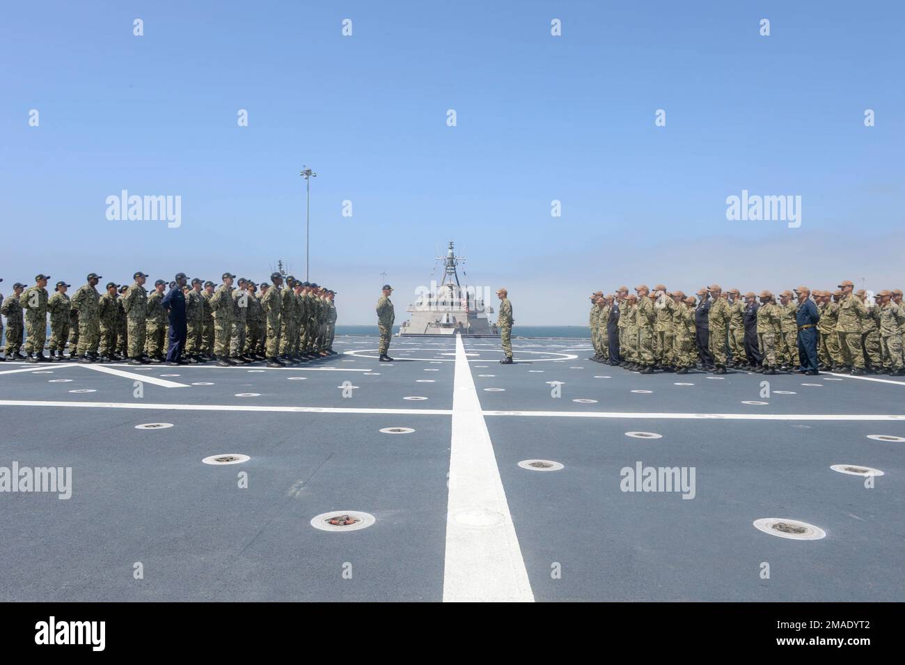 Uss mobile lcs 26 blue crew hi-res stock photography and images - Alamy