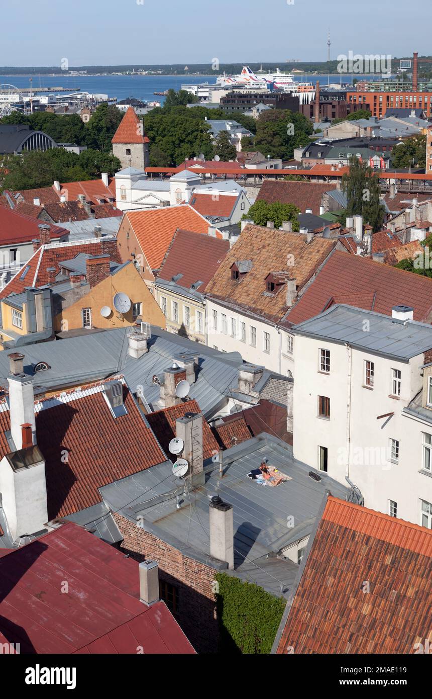 Rooftops buildings hi-res stock photography and images - Alamy