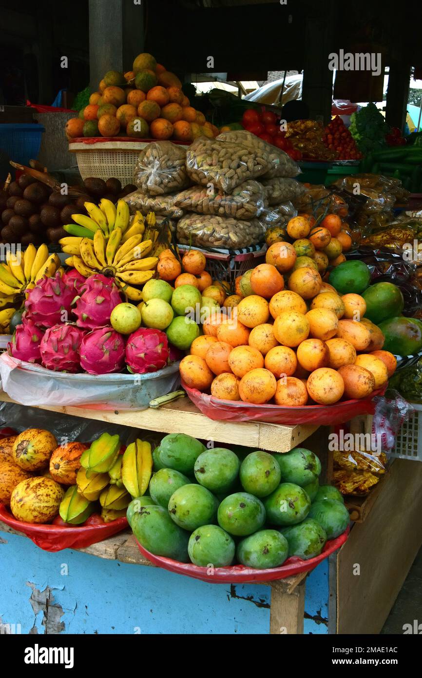 vegetable and fruit market near Lake Beratan, Bali, Indonesia, Asia ...
