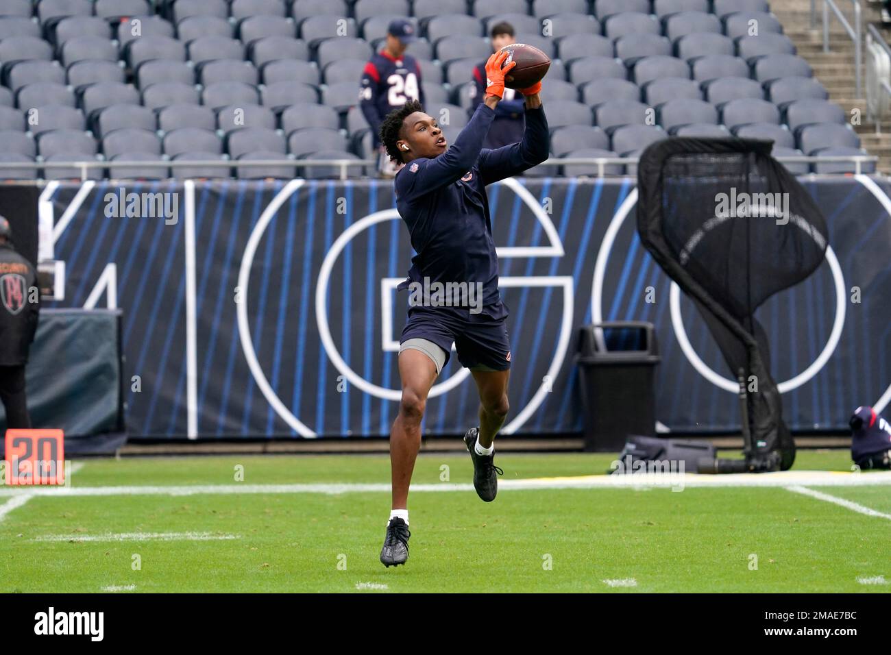 Chicago Bears wide receiver Darnell Mooney catches a pass before an NFL ...