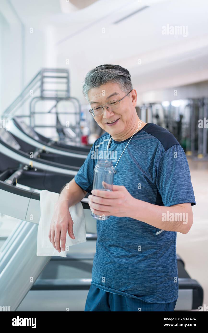 The old man out in the gym Stock Photo - Alamy