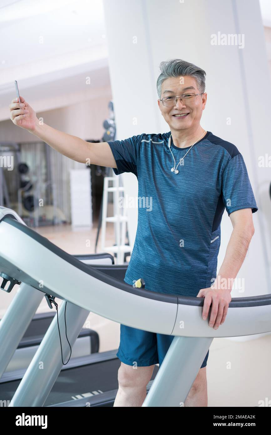 The old man out in the gym Stock Photo - Alamy