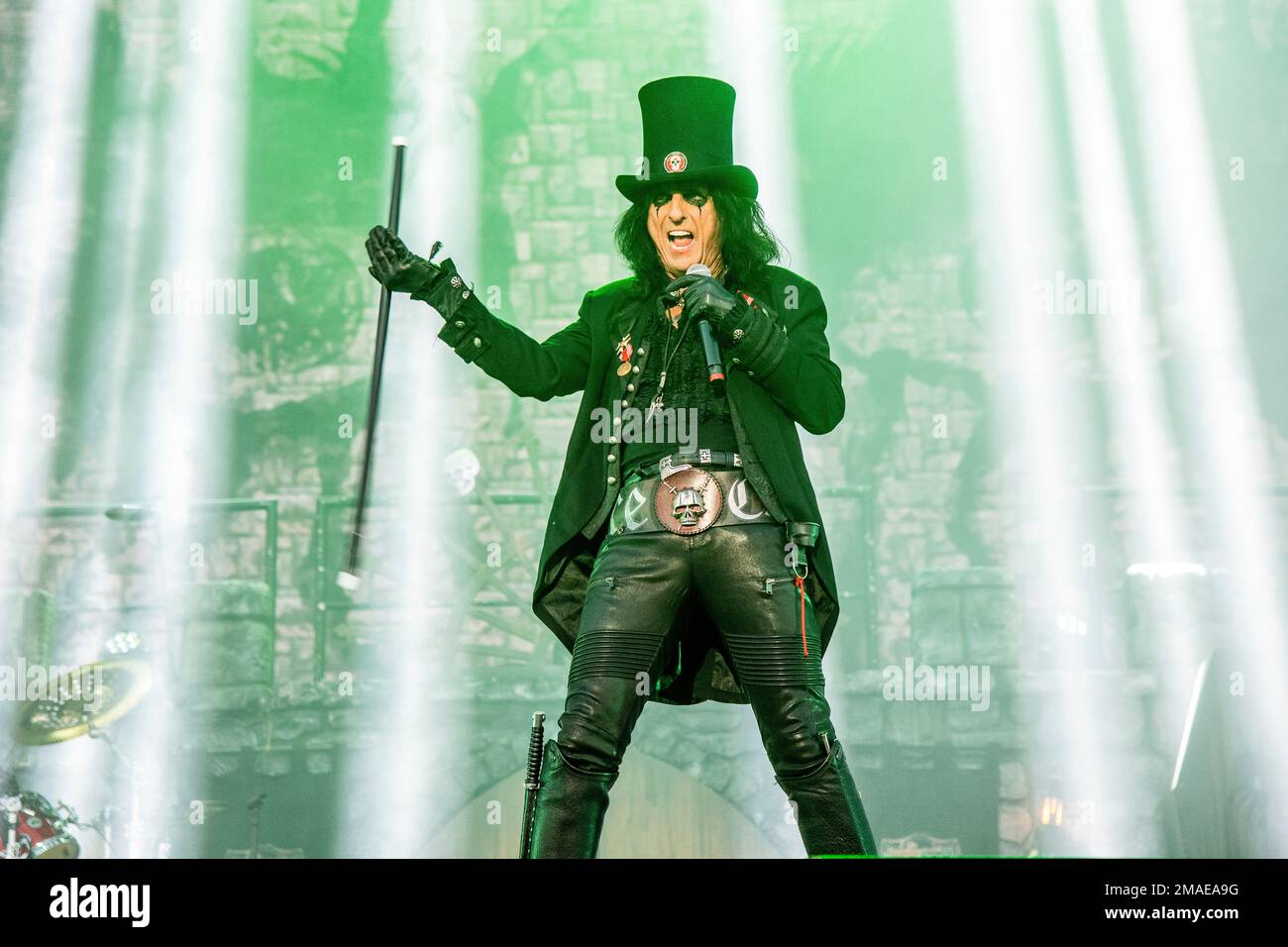 Alice Cooper performs at the Louder Than Life Music Festival at the ...