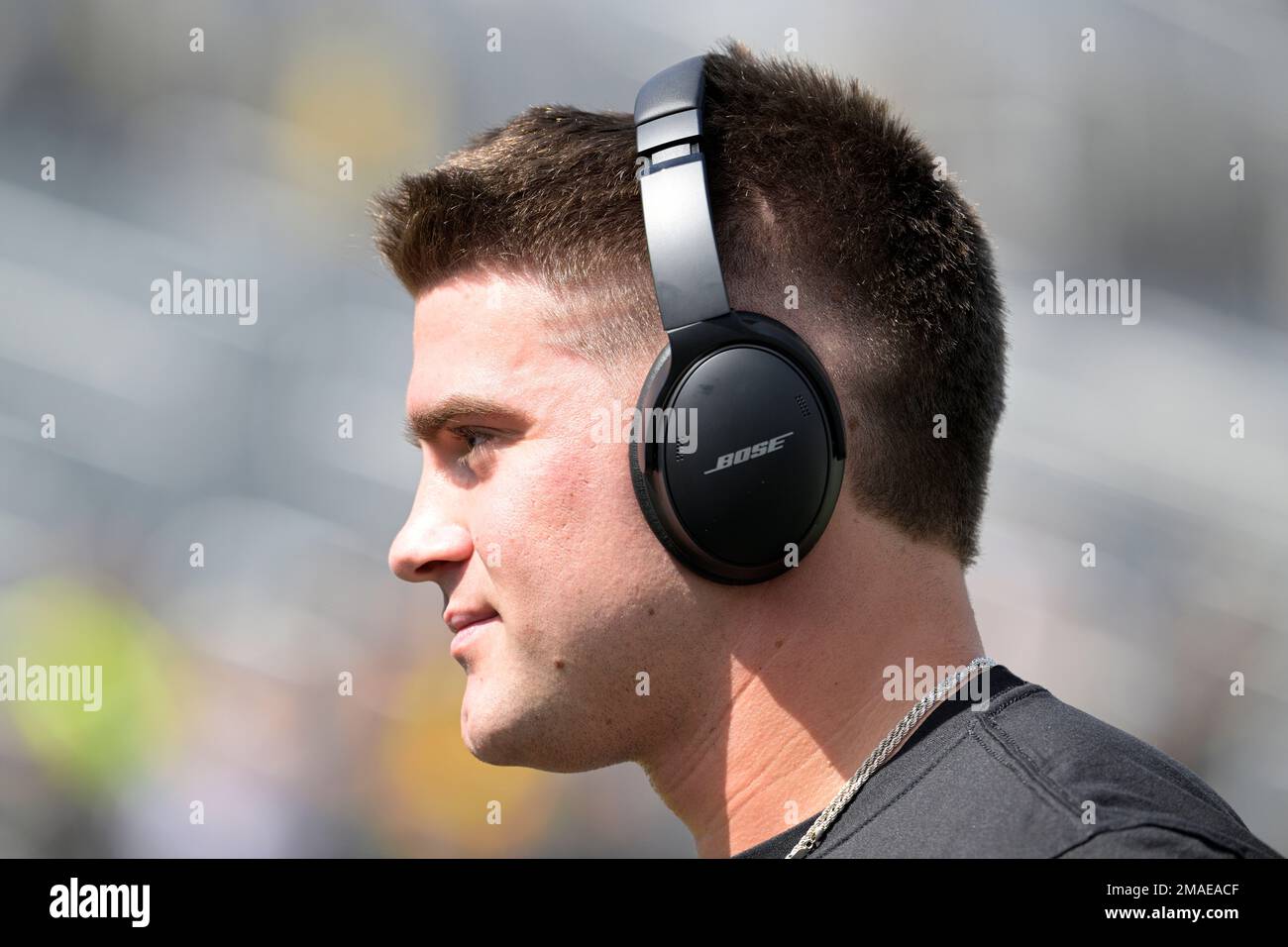 Central Florida quarterback John Rhys Plumlee warms up before an NCAA ...