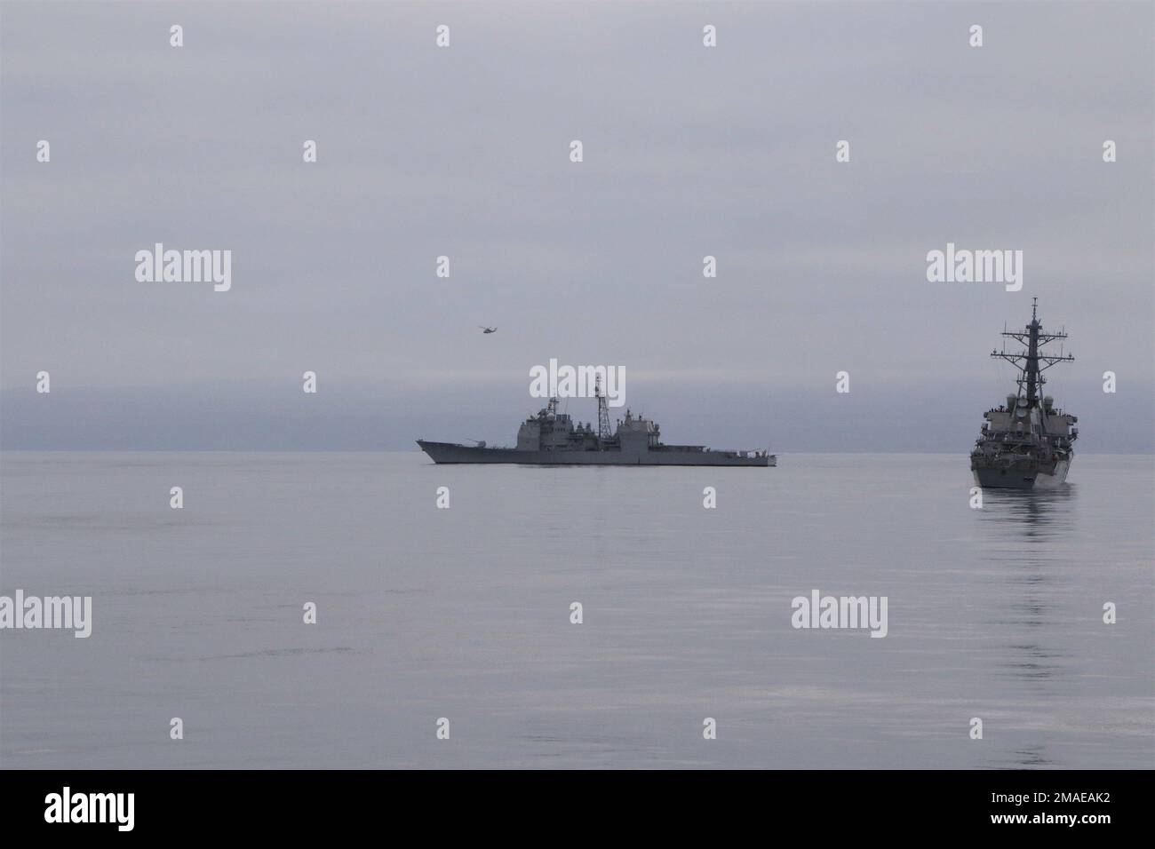 The USS Bunker Hill (CG 52) and the USS Stethem (DDG 63) execute a ...