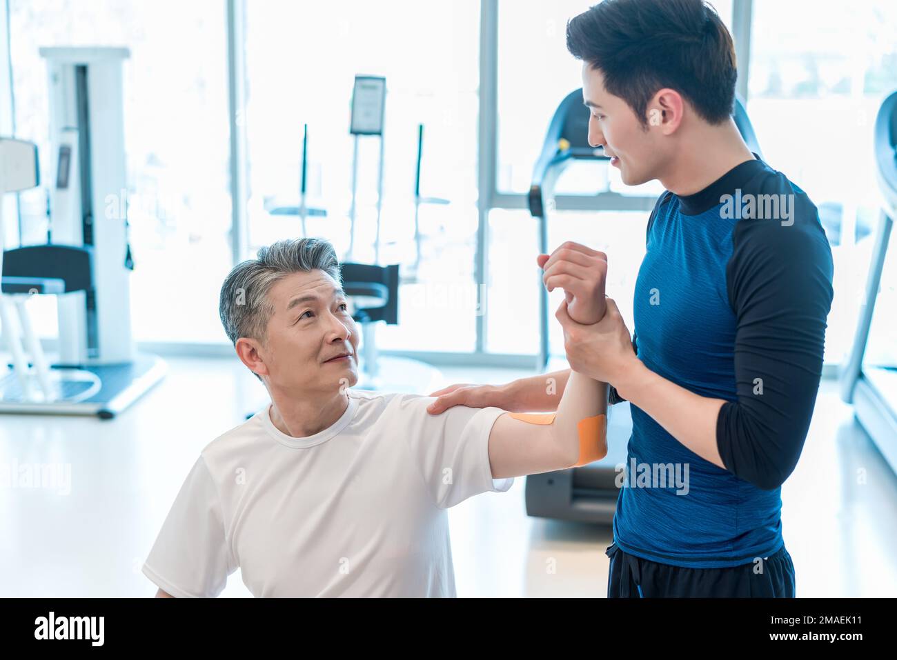 Men teaching hi-res stock photography and images - Alamy